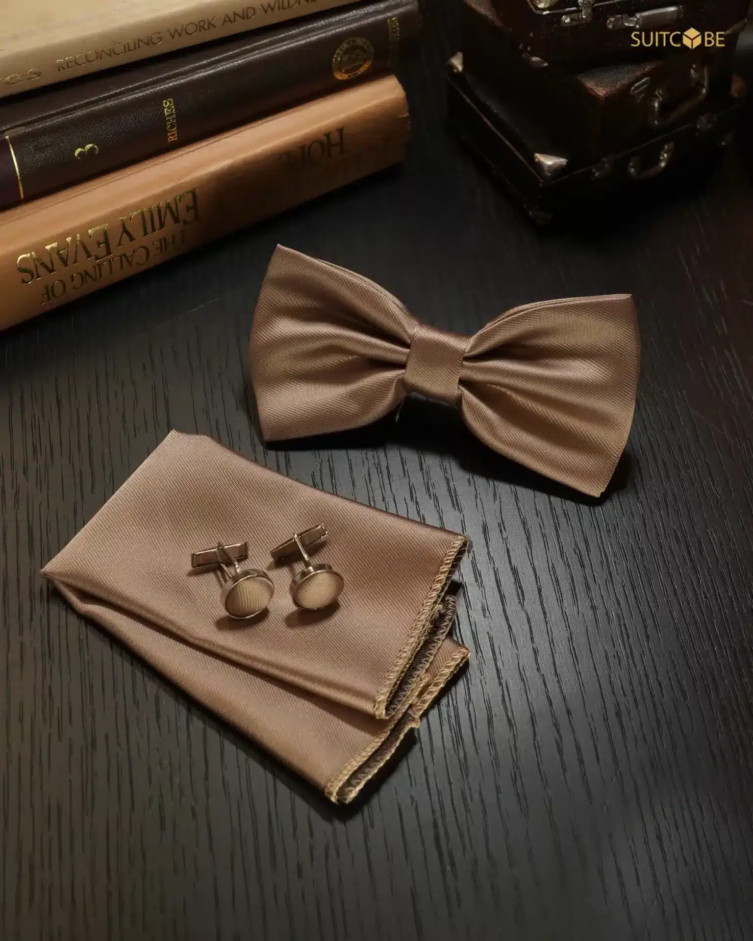 Brown Bowtie BT-M-GD-002 | SUITCUBE